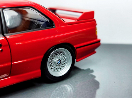 BMW M3 E30 Металлическая машинка масштабная модель - Доставка