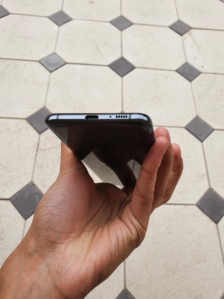 Samsung Galaxy A90 5G. Snapdragon 855. OzU 6/128 GB. Garantya beriladi