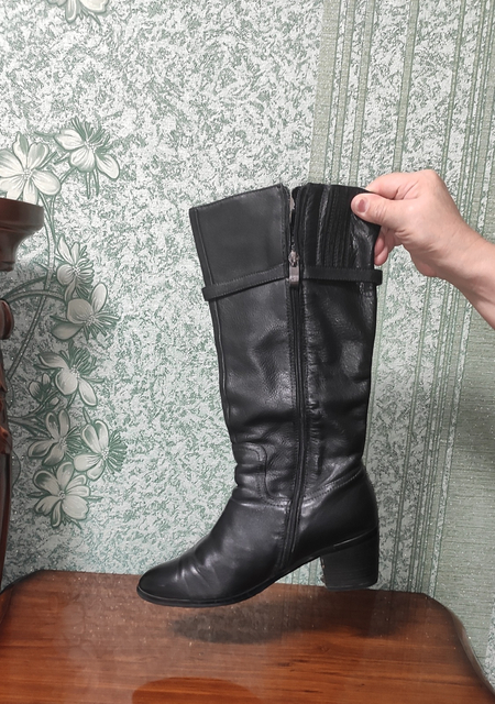 Продаю сапоги из чистой кожи