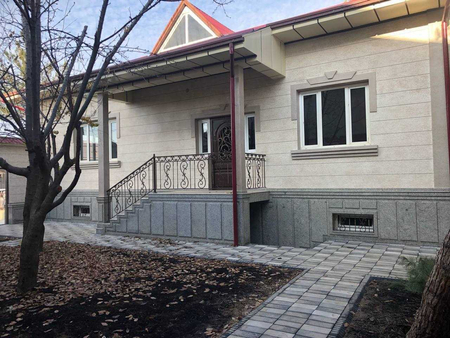 Прордается Дом Мирзо Улугбекский район 3,6 соток 5 комнат 2 этажный