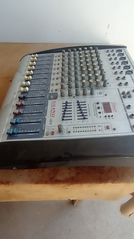 GRAND AKTIV MIXER 300x2 SOTILADI  xolati yaxshi
