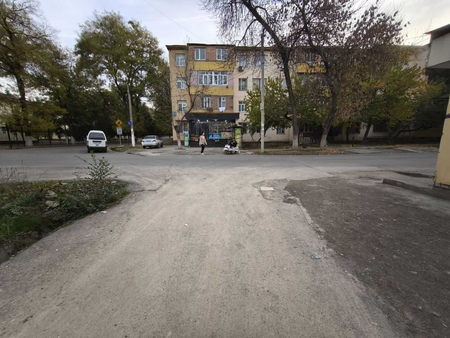 Срочно Продается квартира ! Юнусабад-15 квартал 1/1/4 (J3847)