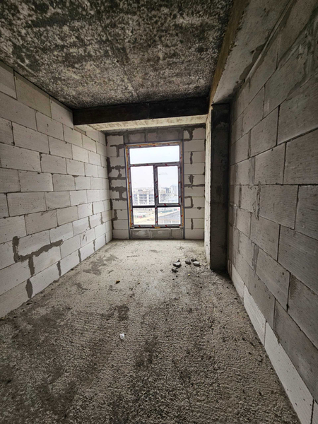 2  xonali 65m² 8-qavat uy sotiladi.