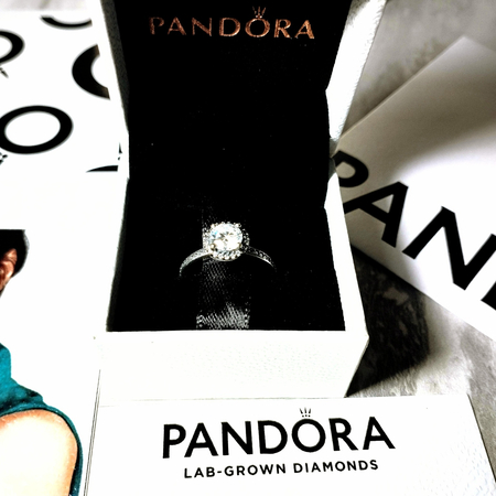 Кольцо PANDORA с Бриллиантом