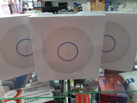 Точка доступа Ubiquiti UniFi 6 LR