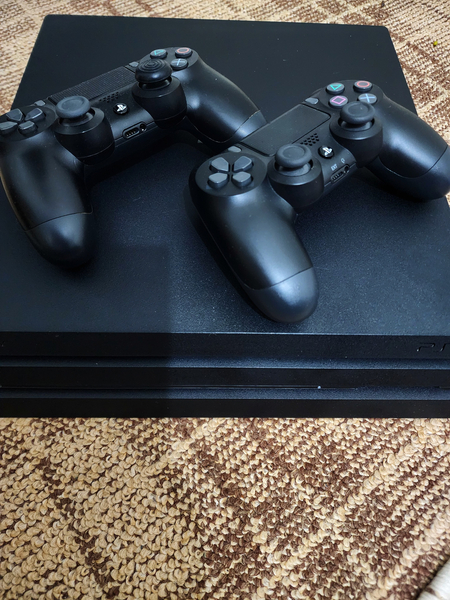 Playstation 4Pro 1tr ideal