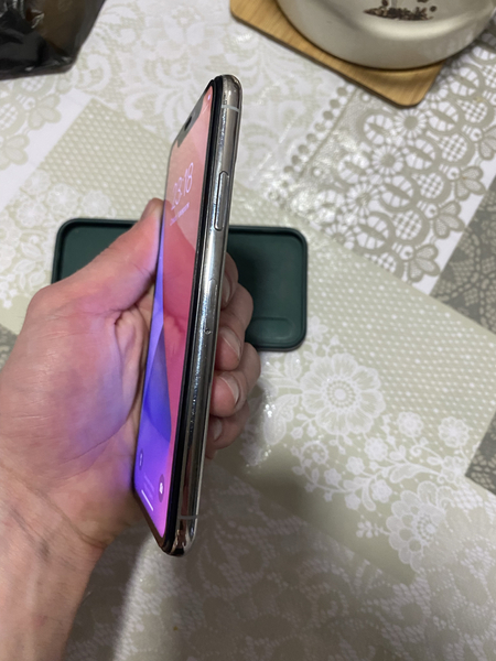 Продается iphone x на 256 гб