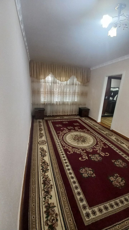 Чирчик Октябрда 1-микрорайонда 2 хонали квартира ижарага бериладихамма