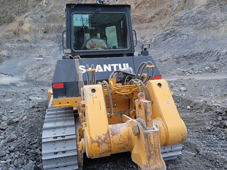 Бульдозер SHANTUI SD-22 Срочно сотилади булдозер