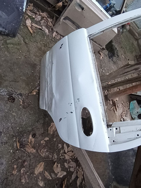 Matiz eshik chap orqasi holati rasmdagidek