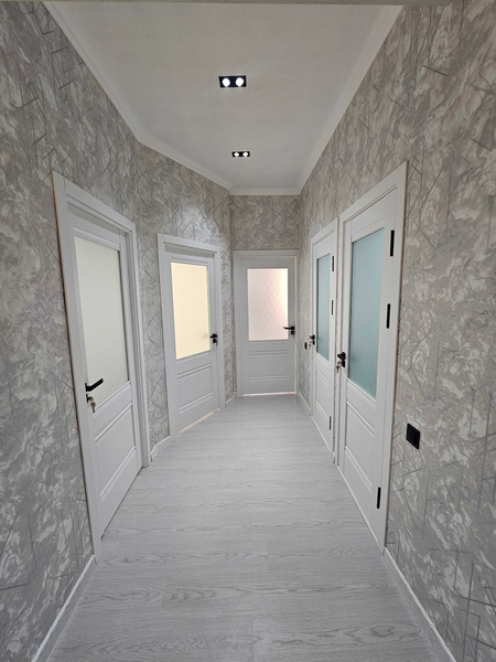 3 xonali 68m² 3-qavat sotiladi.