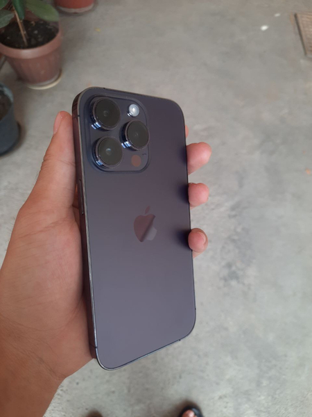 Iphone 14 pro purple