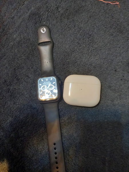 Air pods 3 va smart watch