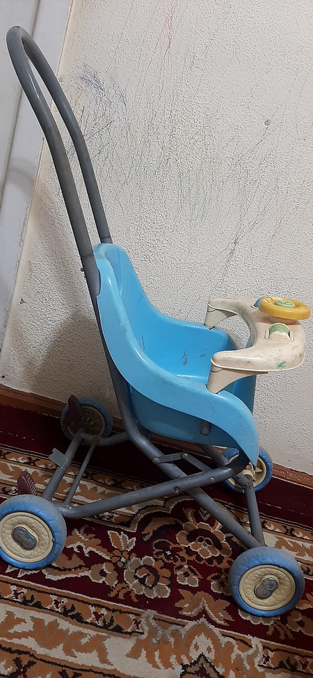 Игрушечная коляска каляска