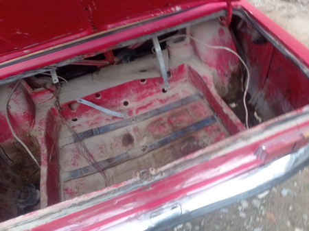 Vaz 21011 kkuzuf sotiladi