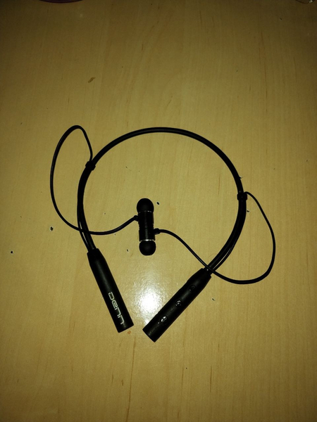 Bluetooth наушники от DENN