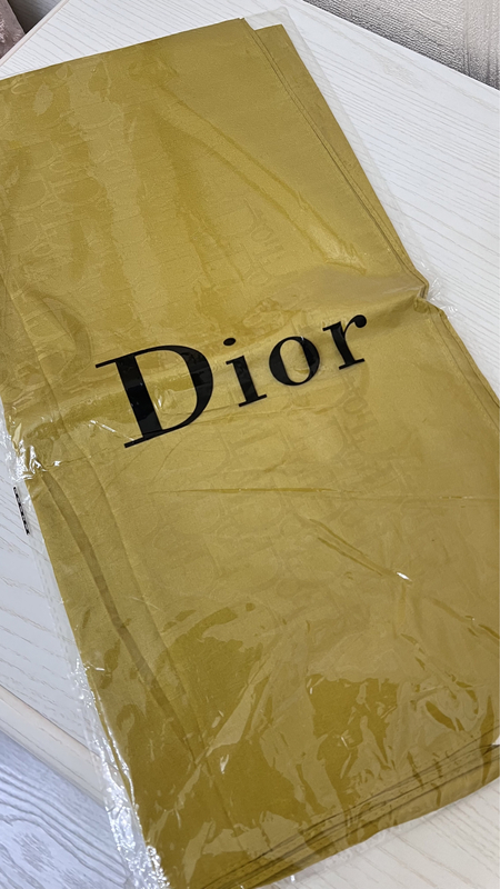 Продам шарфы , платки DIOR, шапки под хиджаб