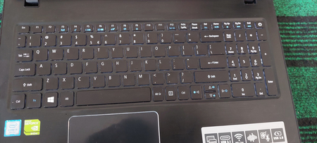 Notebook sotiladi