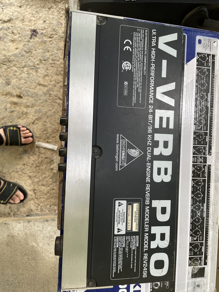 Behnenger revr 2496