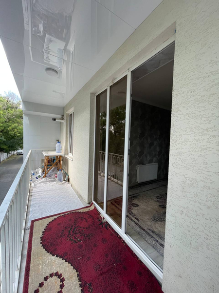Yunsobod 14 kv 4/1/4 agaroti kota 93 m2 srochniy sotilvoti