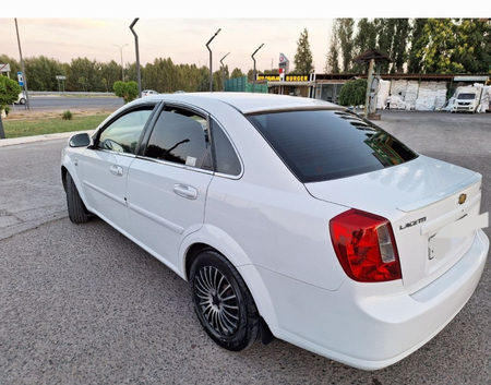 Продам Ласетти 2012 год1.8, 2 евро.Пробег 148тыс