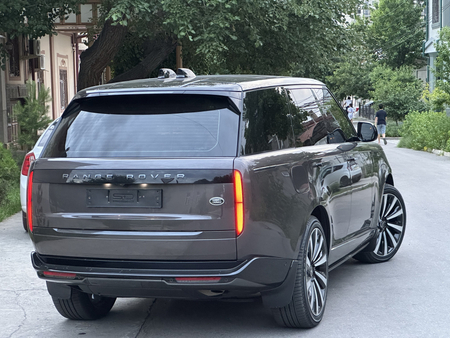 Range Rover Vogoe P400 First Edition