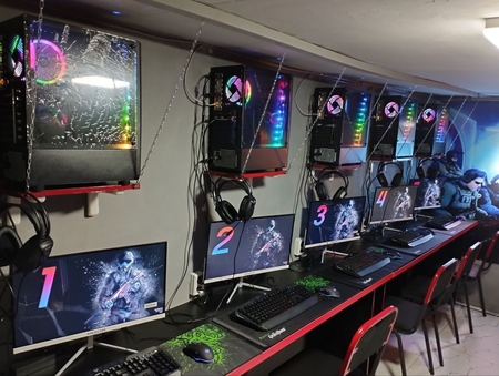 Таййор Бизнис Games Кулуб Обмен бор Автобилга