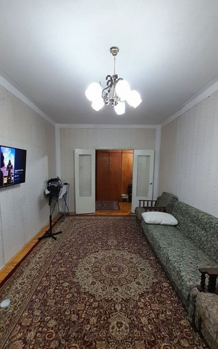 Продаётся на Карасу-6 3ком