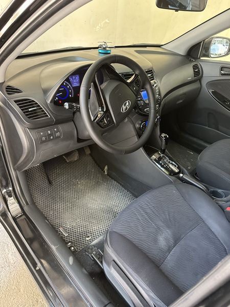 Hyundai accent продается