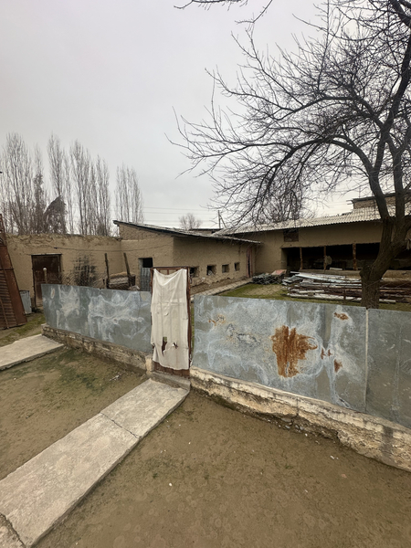 Yer nazarbek tekstil minstr dacha da 4 sotix tayor molxona si bor