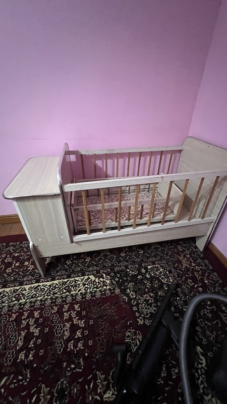 Шкаф билан кровать