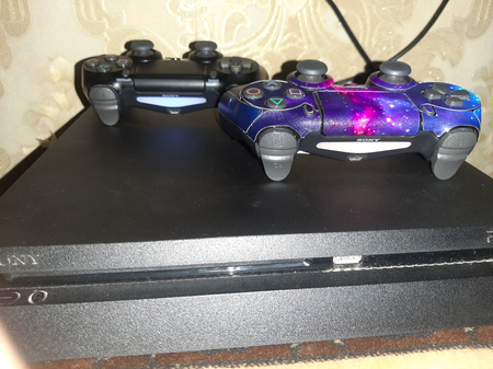 Продам PlayStation 4 500gb Slim