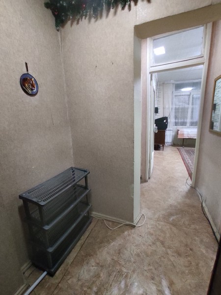Продам 2х-комн.по ул. Бобура 2/4/8 галерейка . Ор-р 1-я нотариалка