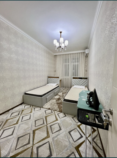 Продаётся 3/2/9, Ц-2, ор-р Алайский базар, Новостройка