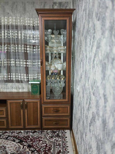 Продается комплект мебели для гостинной.
