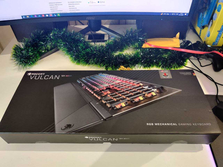 Клавиатура Roccat Vulcan 121 Aimo (английская раскладка) новая.