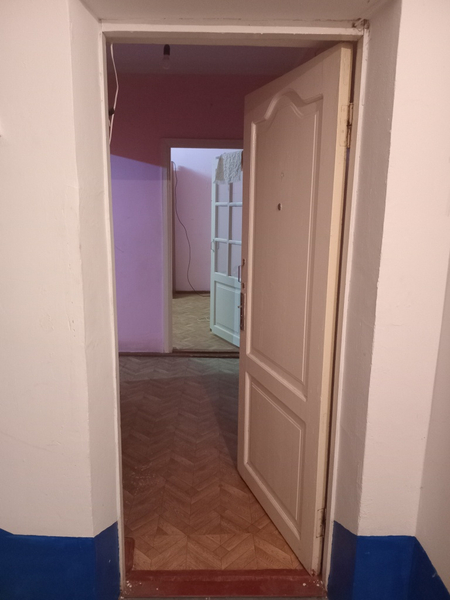 7 mitti tumandan 3 xonali uy sotiladi