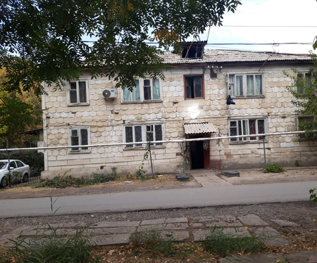 ПРОДАЕТСЯ ДЕРЕВЯШКА квартира 2/2/2, спутник 1.
