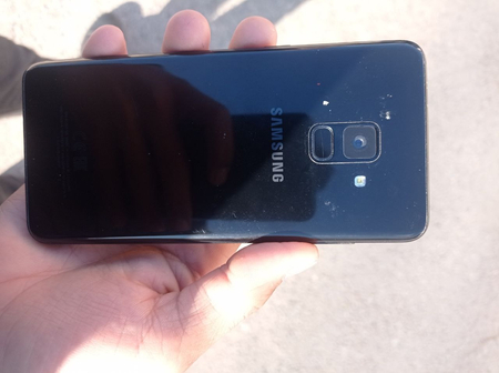 Samsung A8 4/32.