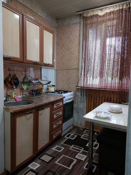 Продажа Чиланзар 1 кирпич балкон 2 х6.  2/3/4
