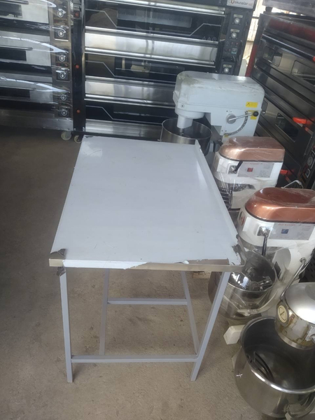 Nerjaveka Stol oshxonalar uchun standart 110sm 70sm  sifatili