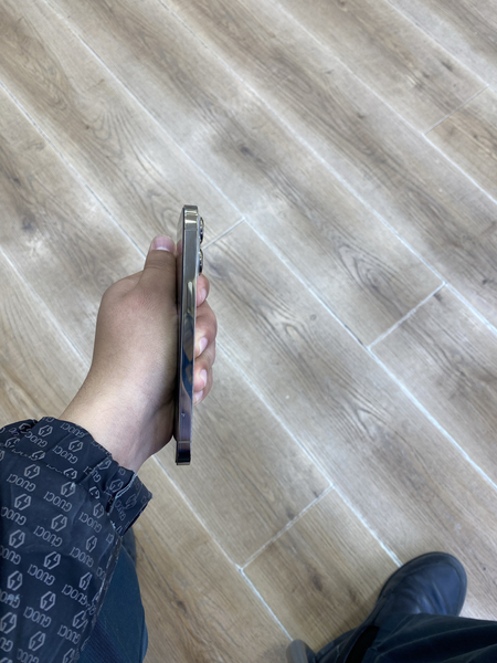 Iphone 13 pro KHA goold srochna sotiladi