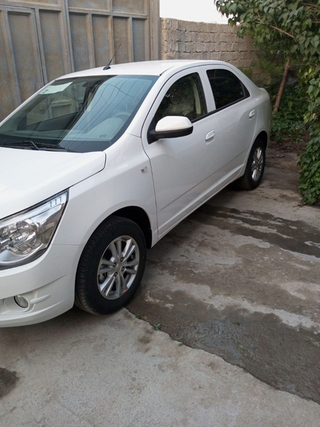 Chevrolet cobalt sotiladi