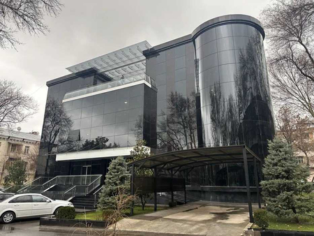 Сдается Отдельно стоящая здания Ор-р: метро Ойбек  2400м2