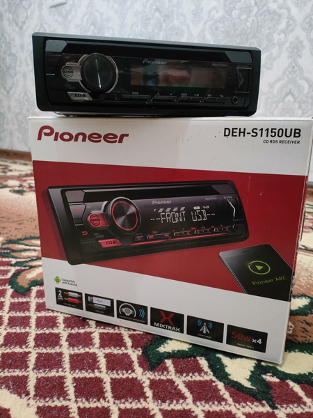 Prodam avto magnitolu Pioneer DEH-S1150UB Novaya.