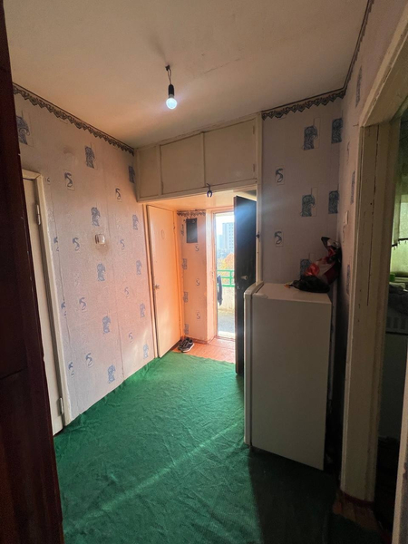 SROCHNI kvartera sotiladi