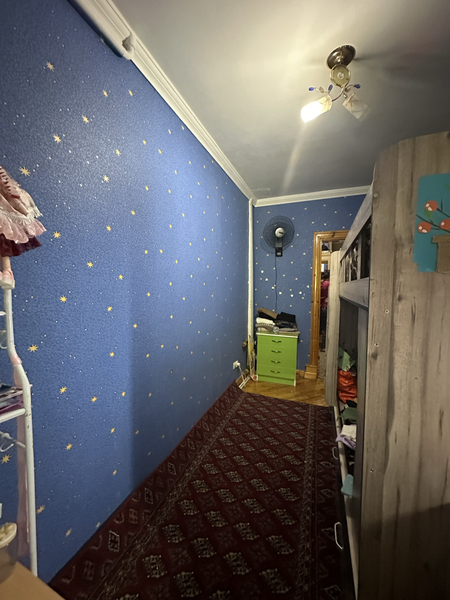 Срочно продается 2х-комнатная, переделанная в 3х, ул. Гагарина