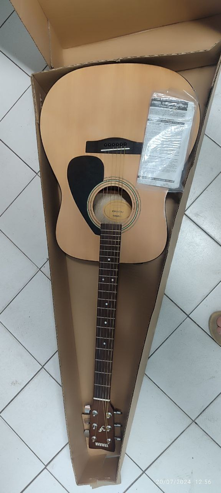 Gitara 2022 yil yangi holda olingan hali ishlatimagan