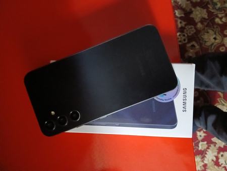 Srochna samsung a34 sotiladi  6.128 rangi qora aybi yoq