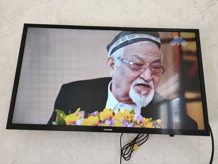 Yangi televizor srochna sotiladi